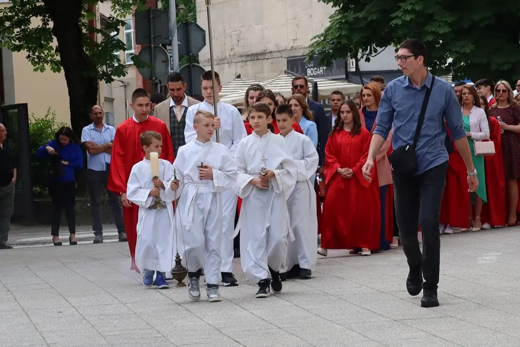 Primili sakrament svete potvrde - OG Portal