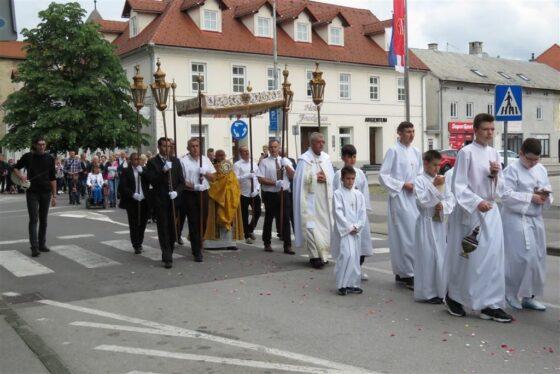 Danas slavimo Tijelovo – sveta misa u Ogulinu počinje u 9,30 sati - OG ...